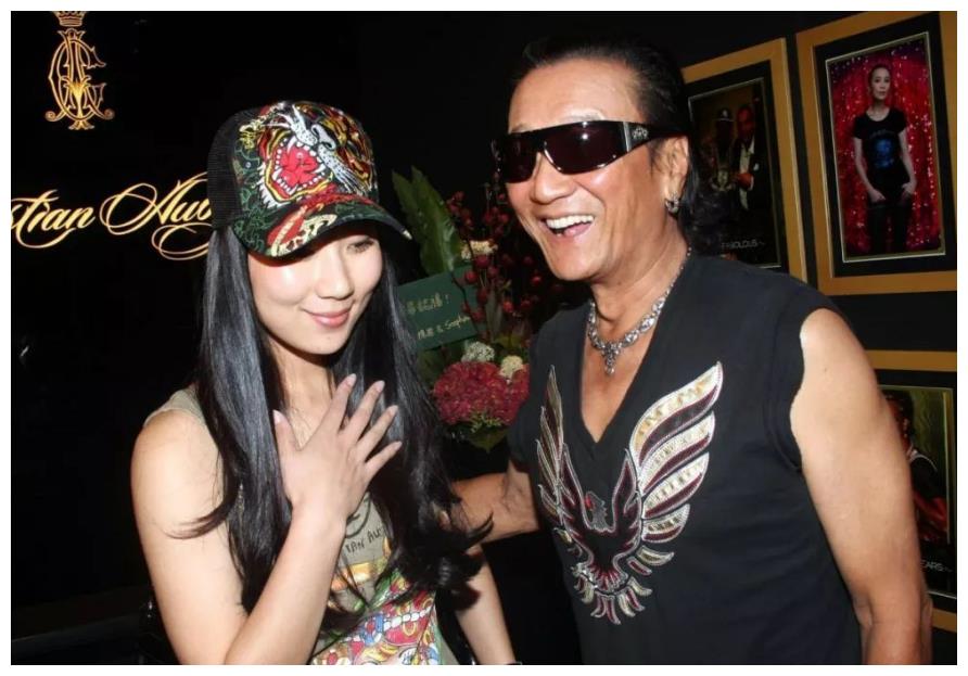 被大49岁谢贤养了12年，分手后得到2000万的Coco，今现状如何？