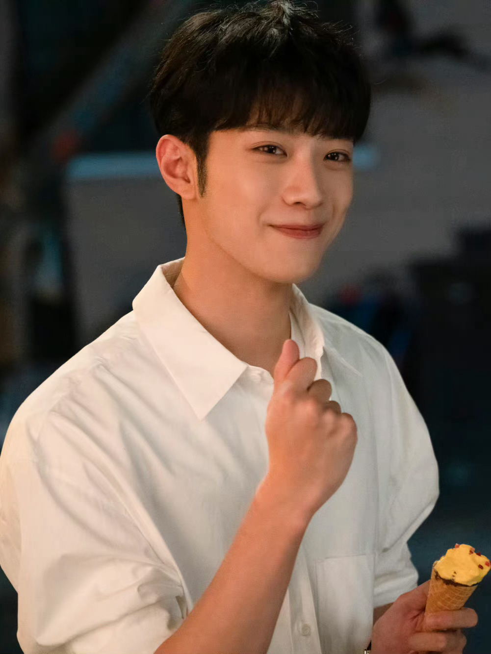 影视剧男主角现代装穿搭合集，展现角色百变魅力，与角色完美融合