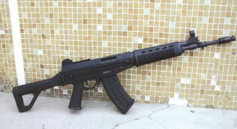 95式和03式自动步枪的优缺点有哪些？