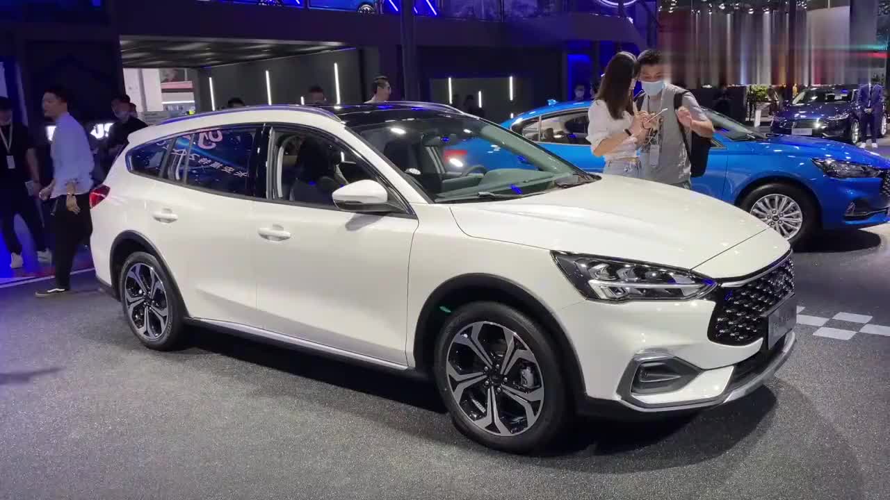 十万价位旅行车新选择？福特带来全新福克斯猎装版_新浪新闻