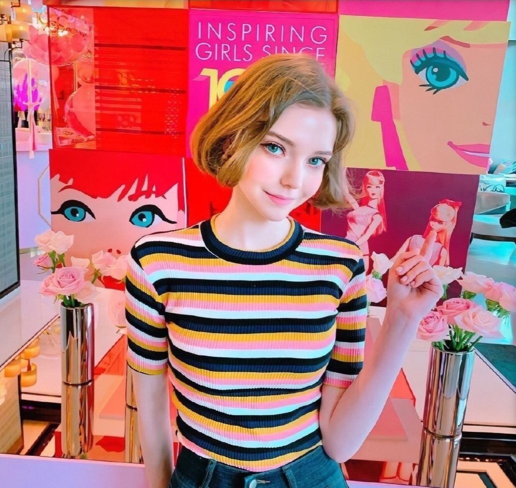 德国模特chole颜值高身材好，穿搭青春活力又时尚