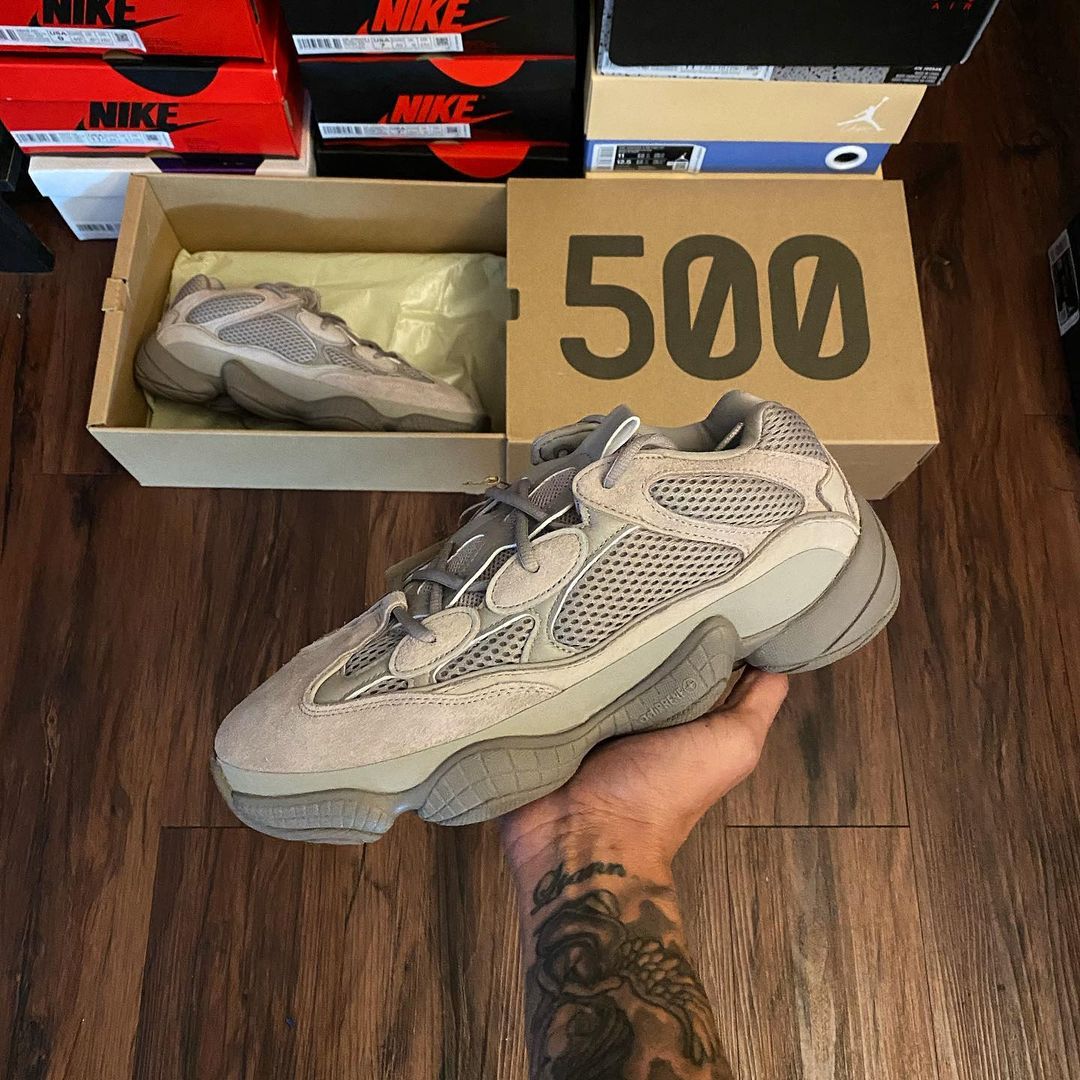 国内同步，YEEZY 500「Ash Grey」官宣定档，今年最后一双？|同步|绒面革|网眼_新浪新闻