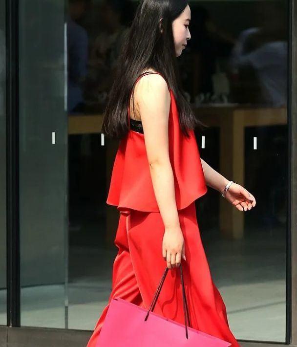 街拍:走路带风的尖头细高跟美女船鞋细高跟尖头新浪新闻