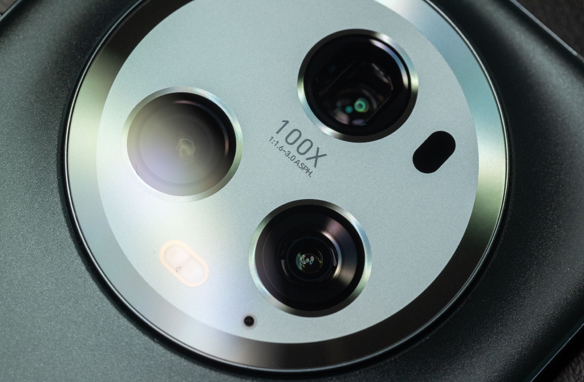 荣耀Magic 5 Pro零售版开箱：性能保守，拍照浓艳，性价比高|荣耀Magic|性能|光圈_新浪新闻