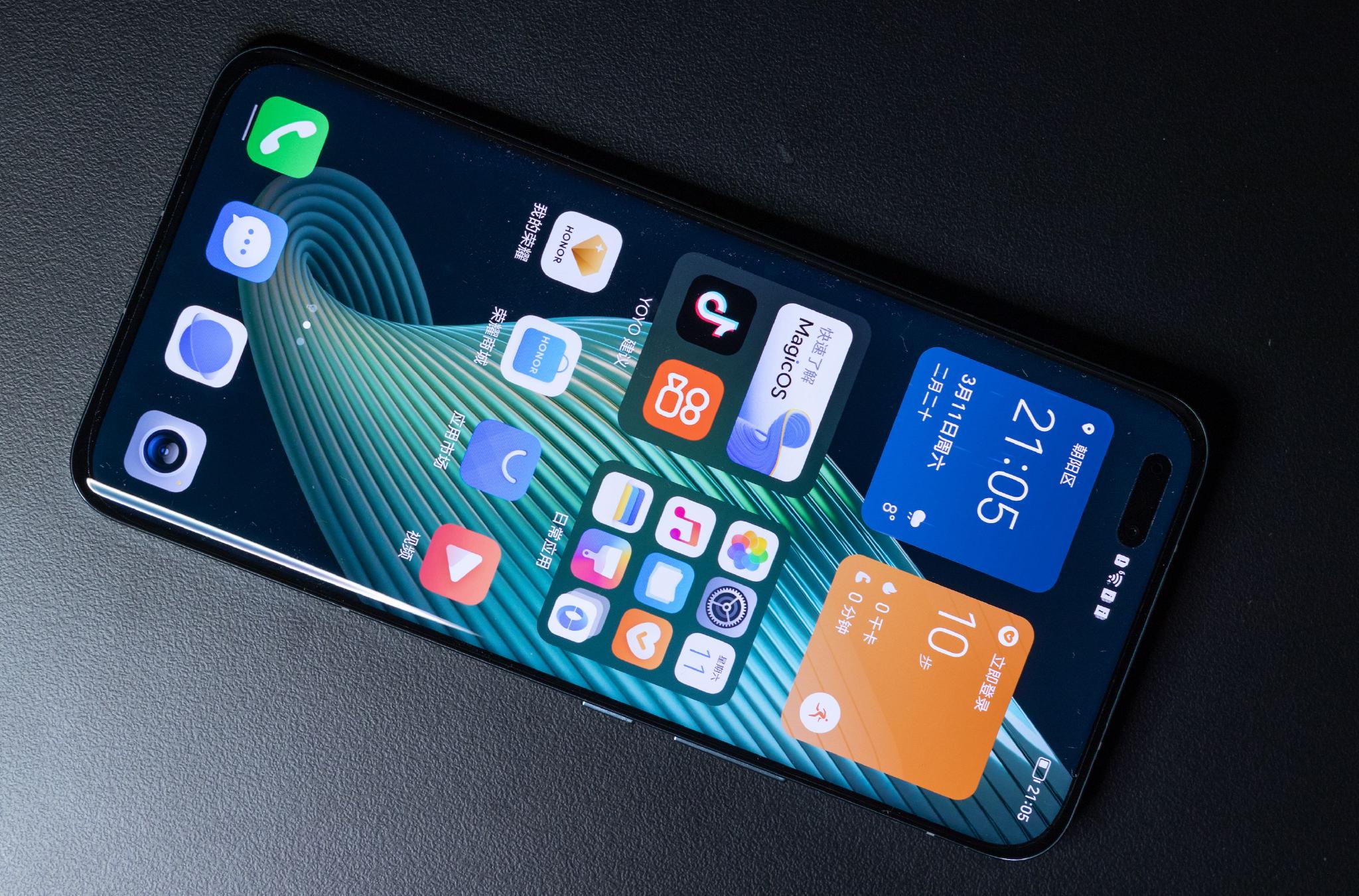 荣耀Magic 5 Pro零售版开箱：性能保守，拍照浓艳，性价比高