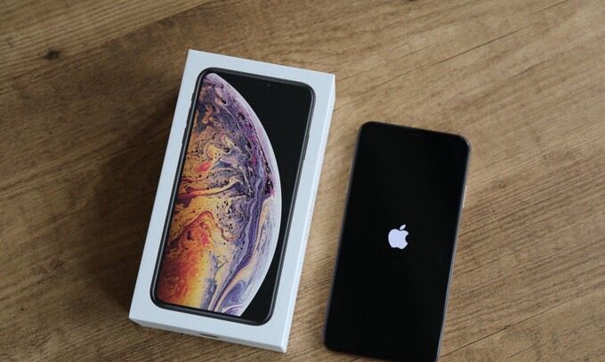 iPhone XS Max 5G时代，依然情有独钟？__财经头条