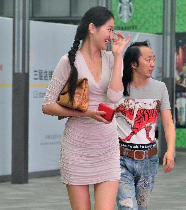 身高188cm的美女模特，看这个头俩人差了10cm，两人差了10cm