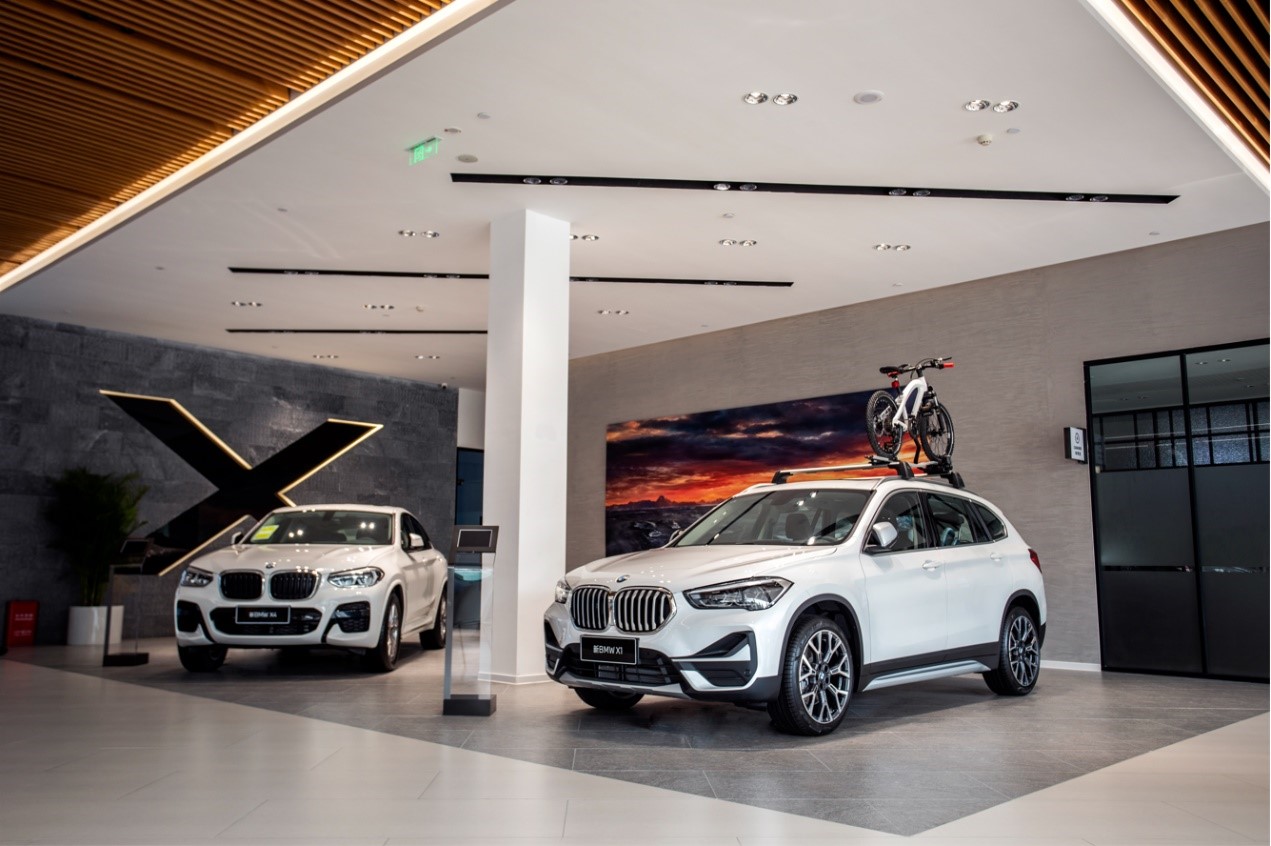 十年老店换新颜，郑德宝BMW领创中心开业运营