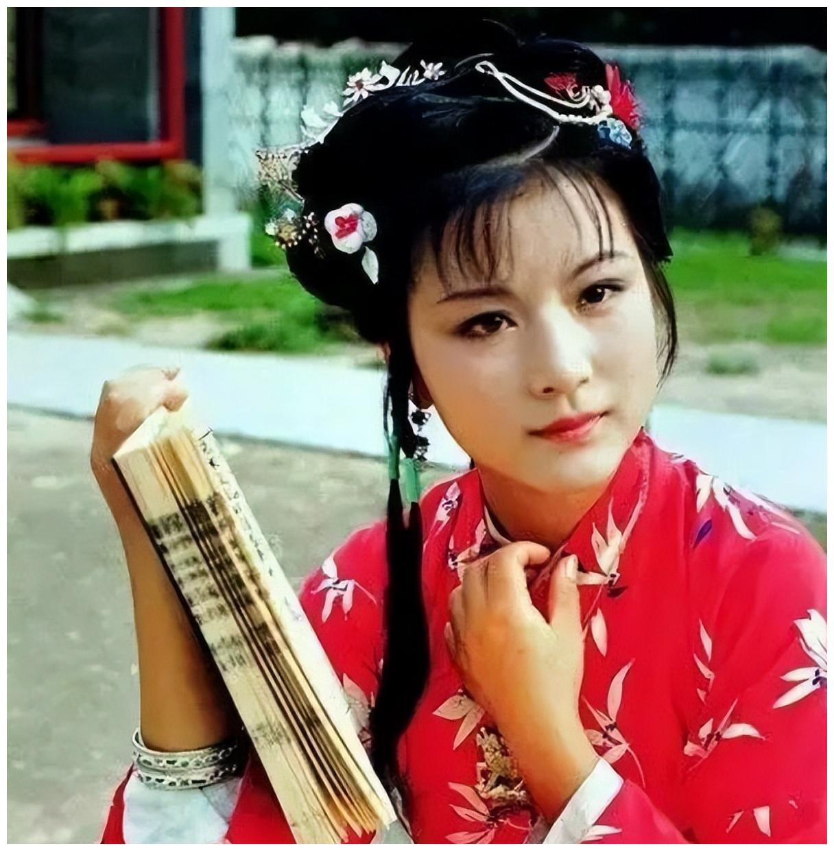 同样演“史湘云醉卧”，87版如诗如画，10版歪身撅腚仿若产后护理|郭霄珍|史湘云|红楼梦_新浪新闻