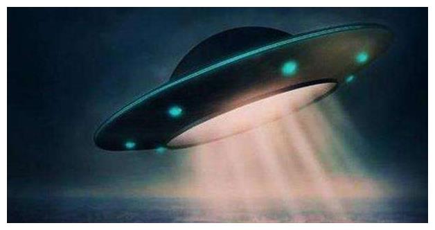 美国惊现大量UFO，画面有点诡异，当地市民：有点害怕！__财经头条