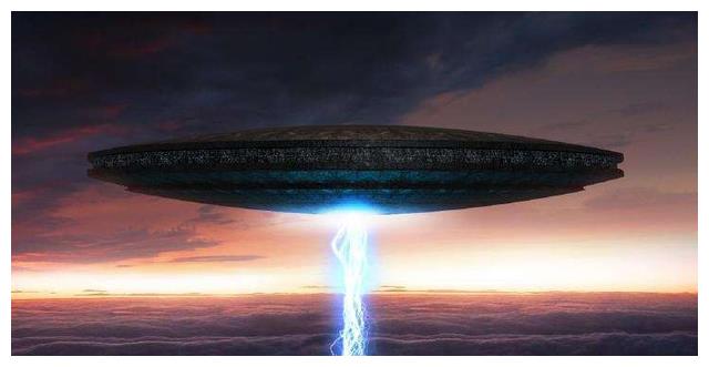 美国惊现大量UFO，画面有点诡异，当地市民：有点害怕！__财经头条