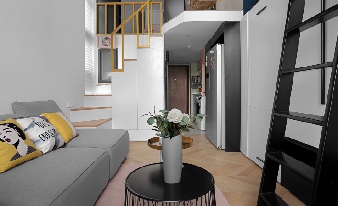 35㎡Loft公寓改造，空间开阔色彩明艳__财经头条