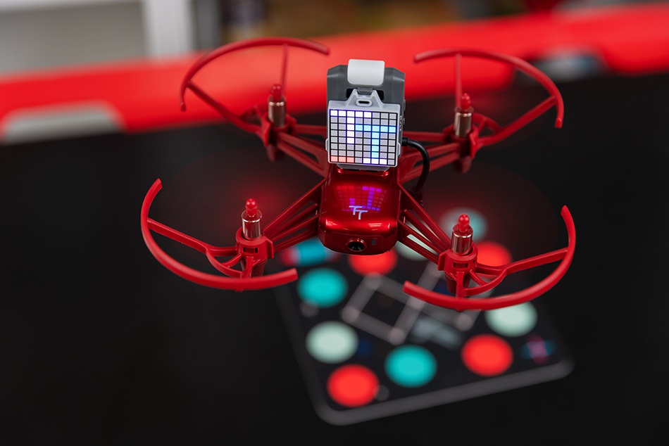 大疆RoboMaster TT无人机图赏：寓教于乐 航拍编程启蒙领路人|编程|大疆|无人机_新浪新闻