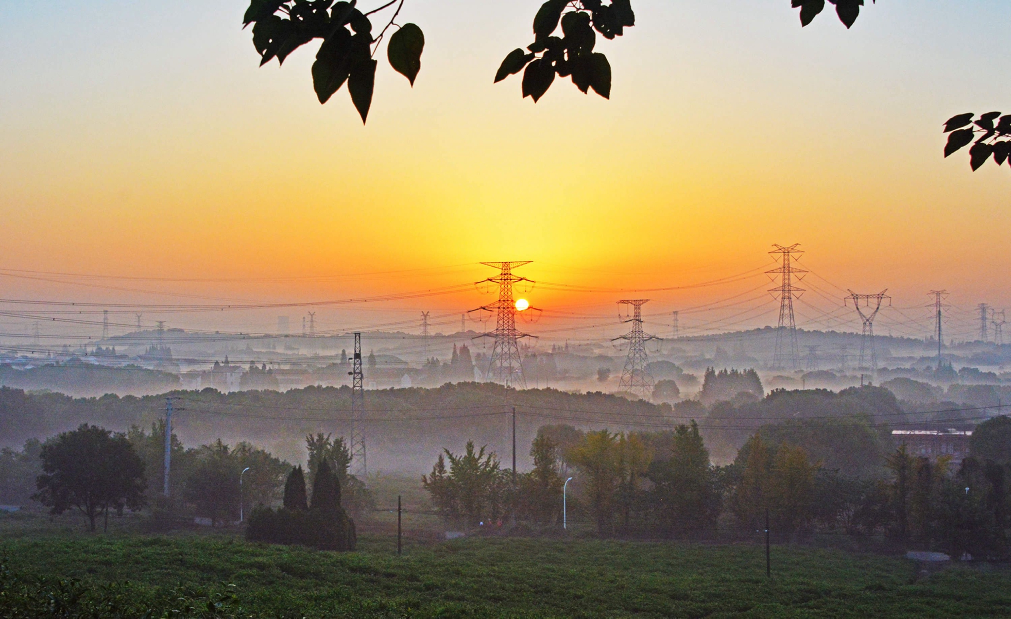 东方红，太阳升。__财经头条