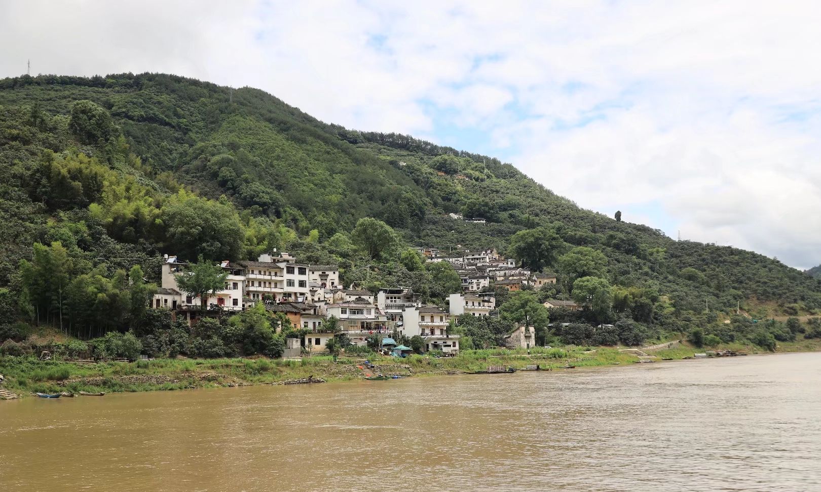 新安江山水画廊的美景