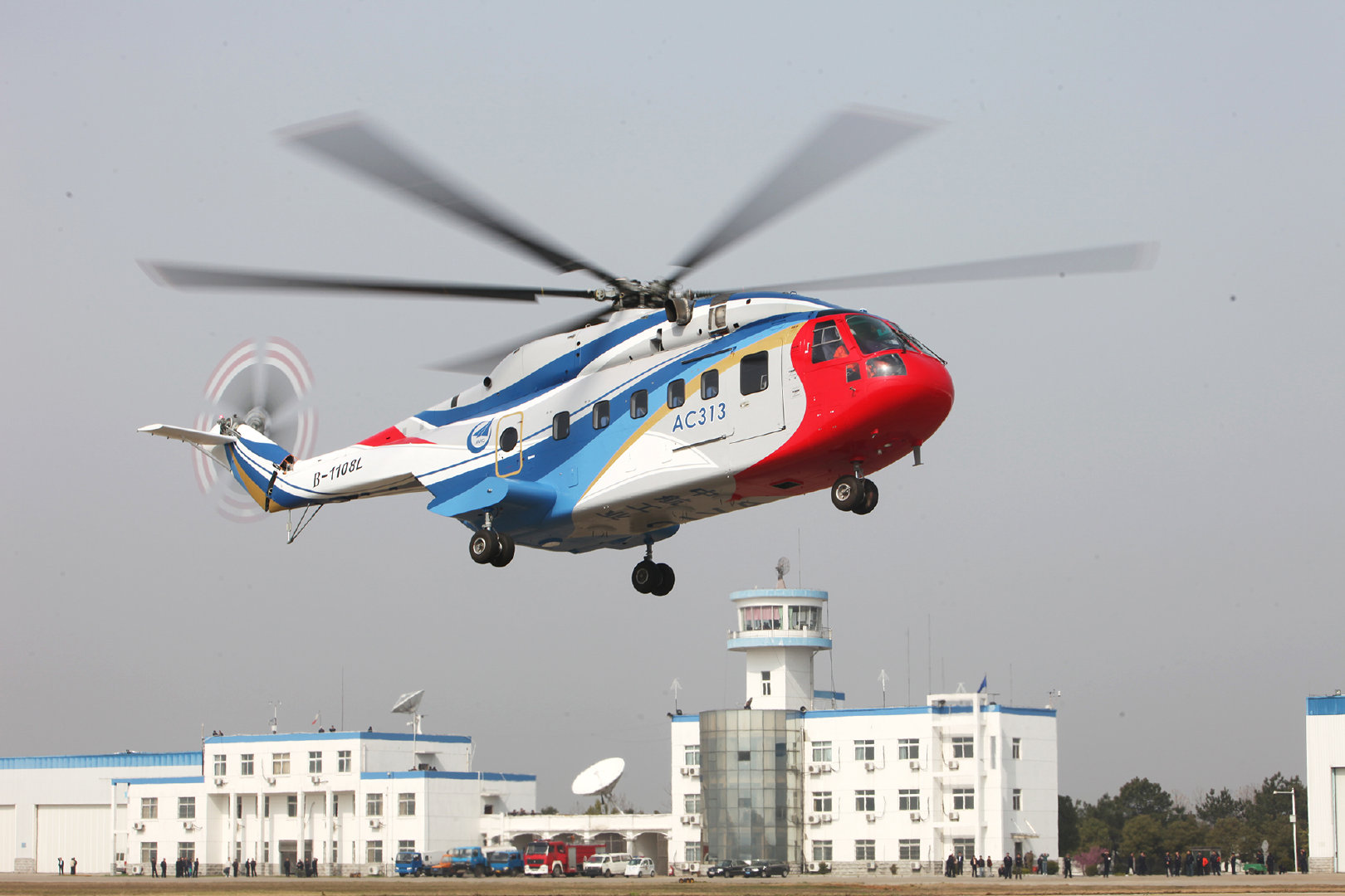 AC313直升机首飞14周年。|直升机_新浪新闻