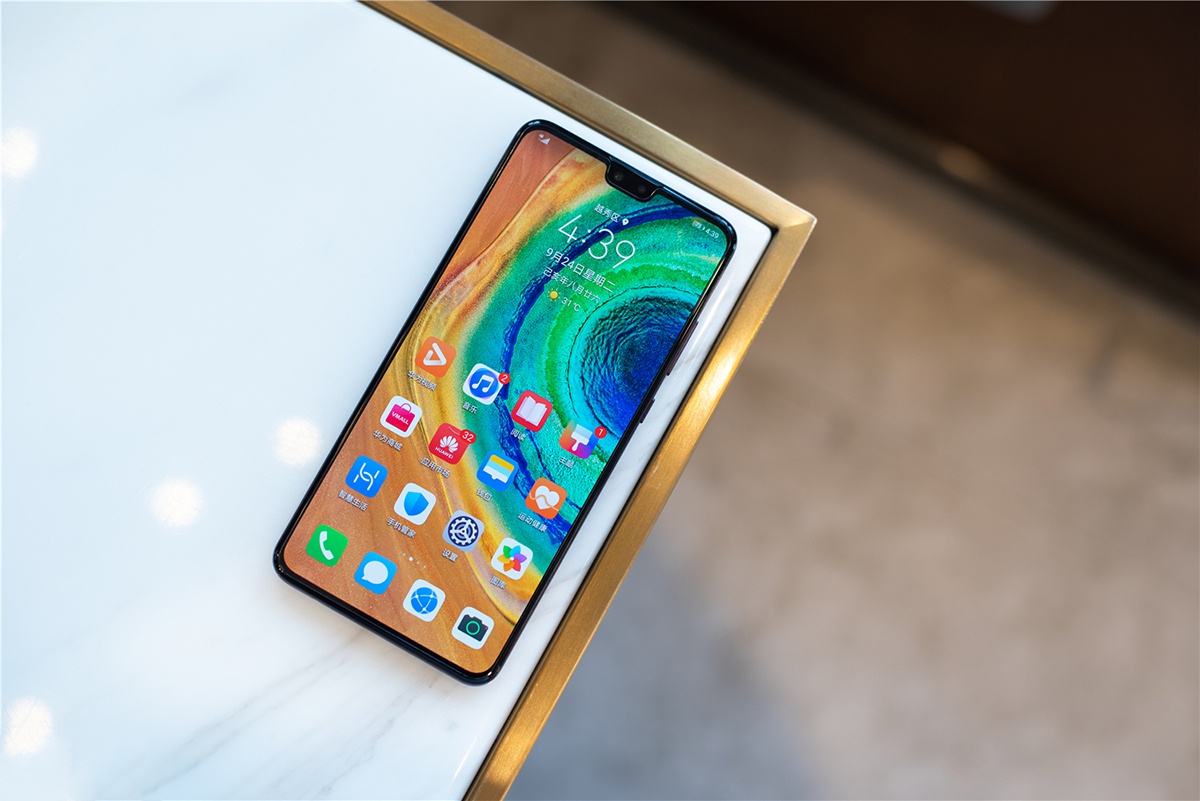 好评最多的十部手机，华为Mate30 5G实力夺冠，小米只有1部__财经头条