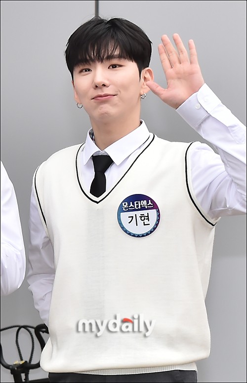 韩国男团MONSTA X参加JTBC《认识的大哥》节目拍摄