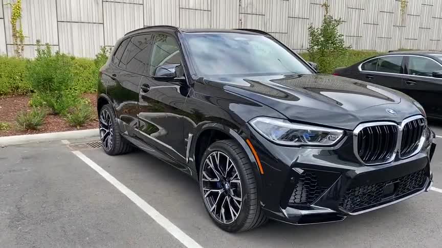 终于见到实车了！2020款宝马X5M亮相，近距离了解才知道多霸气|花边趣闻|汽车视频|宝马_新浪新闻