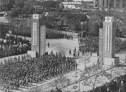 伪满时期旧照片，展现从伪满皇宫到农家炕头的东北影像