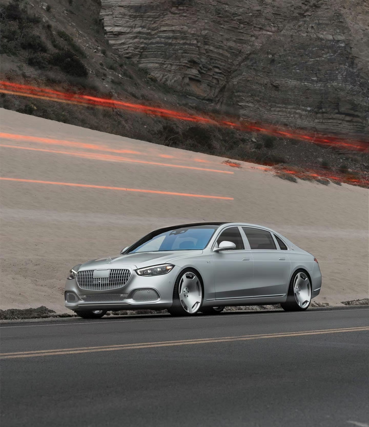 磨砂银奔驰迈巴赫S680，搭载V12发动机，发光logo隐藏式门把手__财经头条