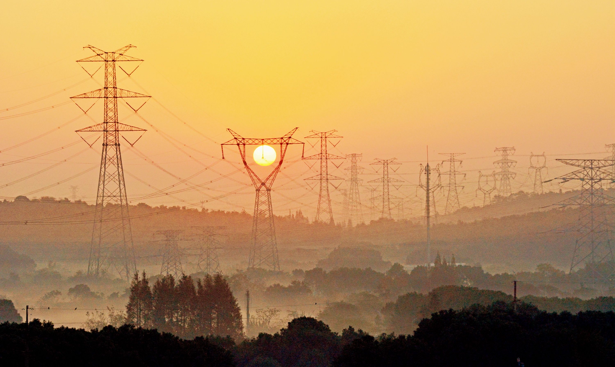 东方红，太阳升。__财经头条