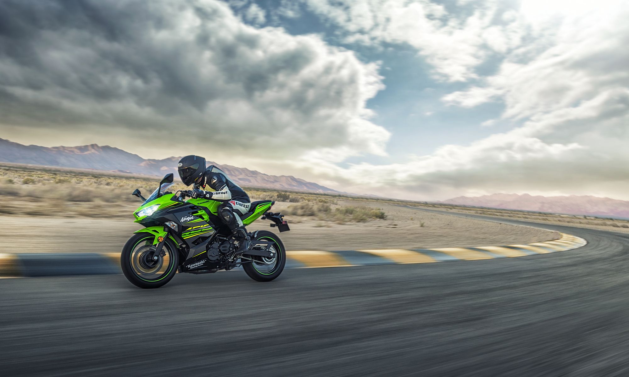 鉴赏Ninja 400高性能，易操控“性能之王”