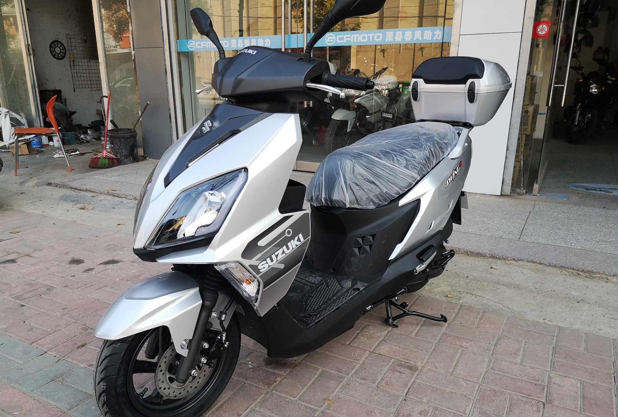 神车铃木UY125颜色对比你更喜欢什么颜色呢