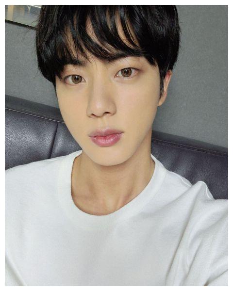 无情拒绝粉丝！BTS防弹少年团JIN的「夺命」三连答__财经头条