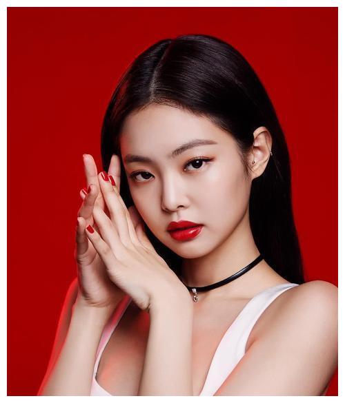 Jennie罕见练习生时期旧照，果然是小孩子长相__财经头条