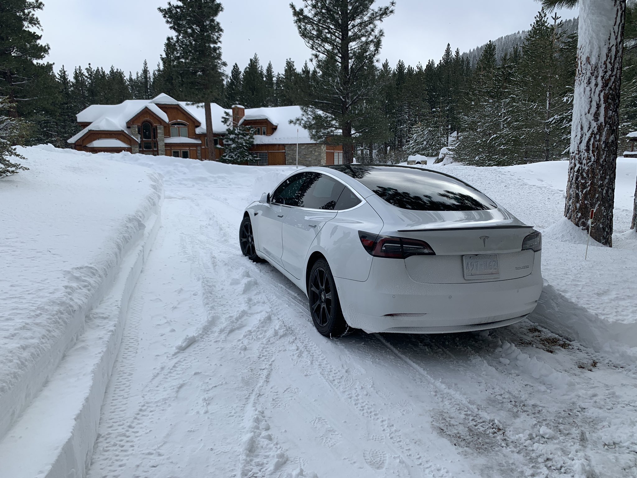 没有热泵的旧款特斯拉 Model 3 也会出现加热器故障？__财经头条