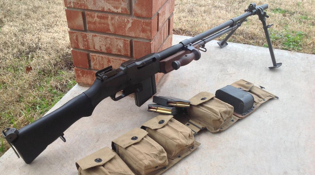 美军的BAR是自动步枪还是轻机枪？从BAR的定位看美军步兵班构成|轻机枪|自动步枪|美军_新浪新闻