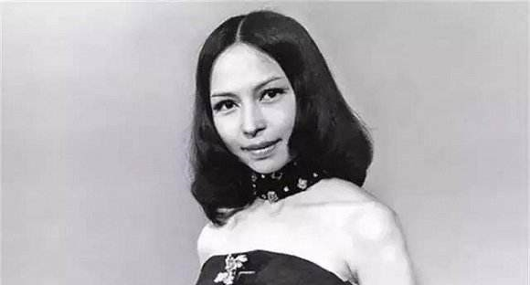 香港的狄娜，中国最后一个红粉传奇|狄娜|红粉|传奇_新浪新闻