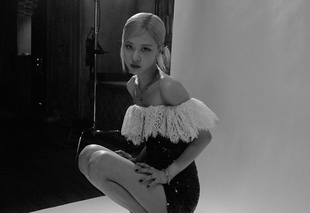 英文歌掀韩国网友热论，Rosé亲自解释原因！|韩国|英文|韩文_新浪新闻