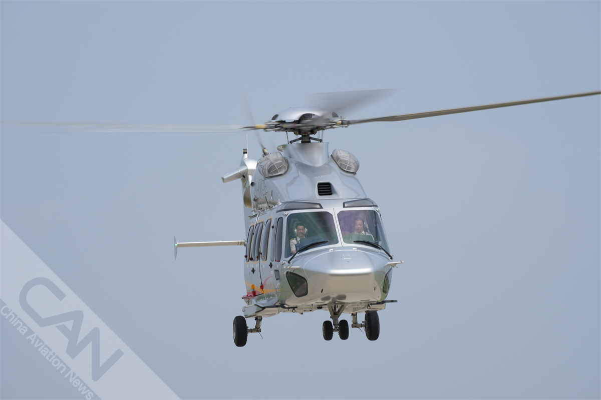 Z15(AC352)型“吉祥鸟”直升机获型号合格证（摄影：岳书华）__财经头条