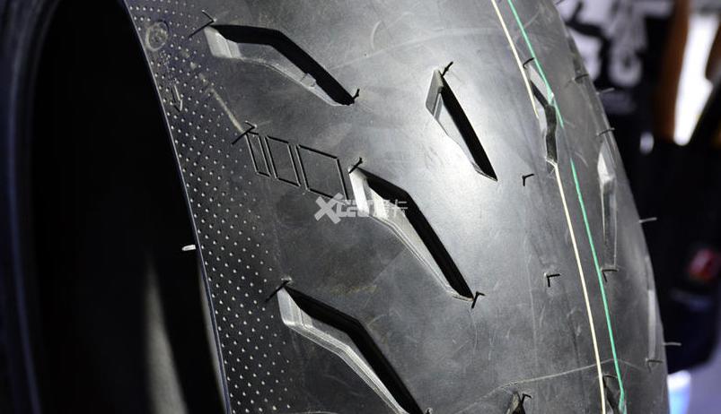 2020重庆摩博会米其林Power5轮胎亮相-新浪汽车