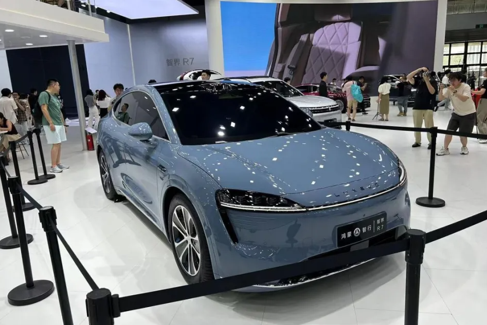 金九银十购车，极氪7X、蔚来ES6、智界R7谁能成为SUV最强王者？-新浪汽车