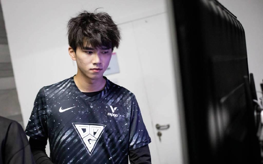 FMVP的认可！OMG打野Aki晒与宁王合照，粉丝：T0颜值