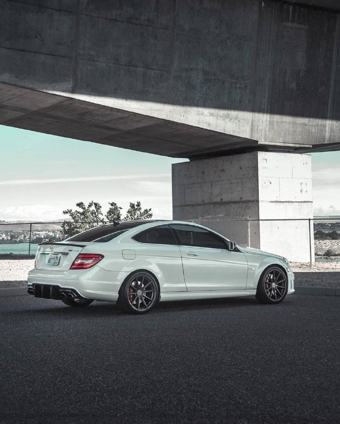 奔驰 W204 C63 Coupe AMG