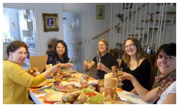 真实的德国家庭，一日三餐都吃啥？德姑娘：我想哭，还想中国美食土豆德国姑娘新浪新闻