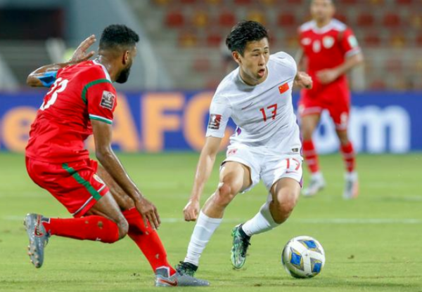 从4-1到2-1！国足U24以赛代练 连伤超10人，戴伟浚+队长仍要离队__财经头条