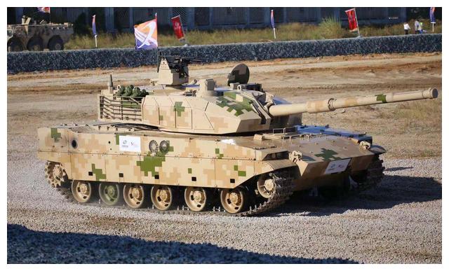 VT5坦克更重却设计保守，未能突破轻坦桎梏，输给15式并不冤__财经头条