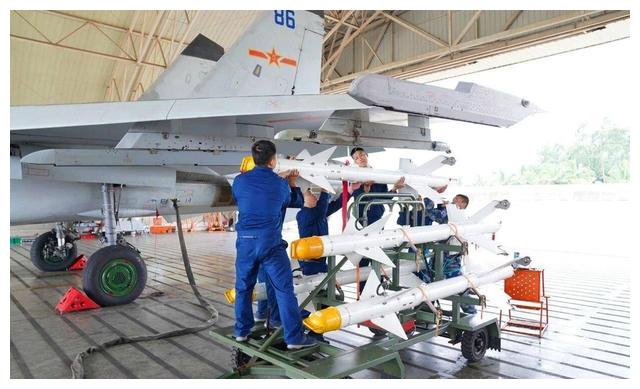 加速消耗老式导弹？海军在南海开展PL8实射训练，连飞豹都来了__财经头条