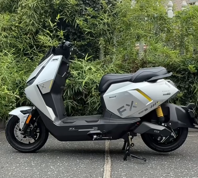 小牛FX风速与极核AE4 SE电摩核心参数对比-新浪汽车