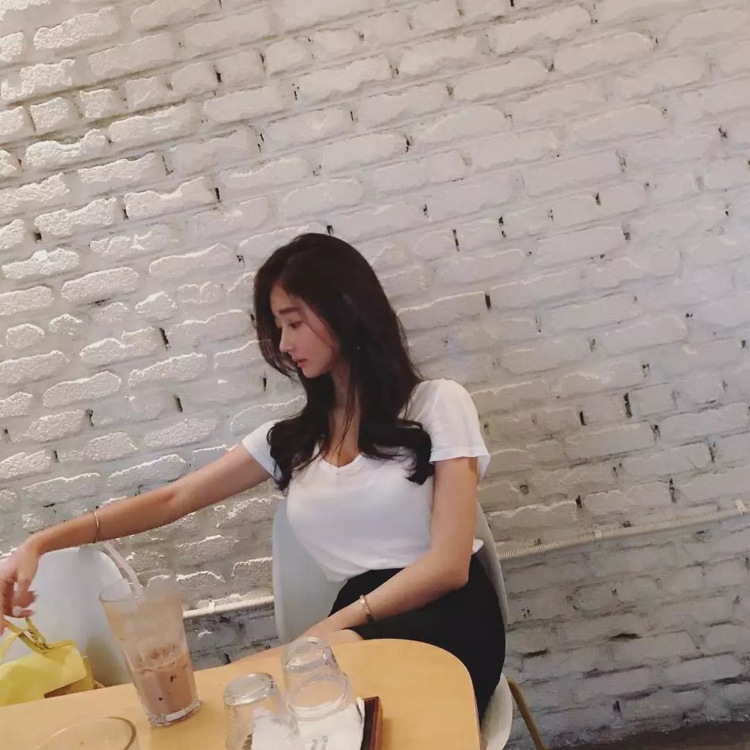 今日妹子图：韩国正妹空姐@Angevivi