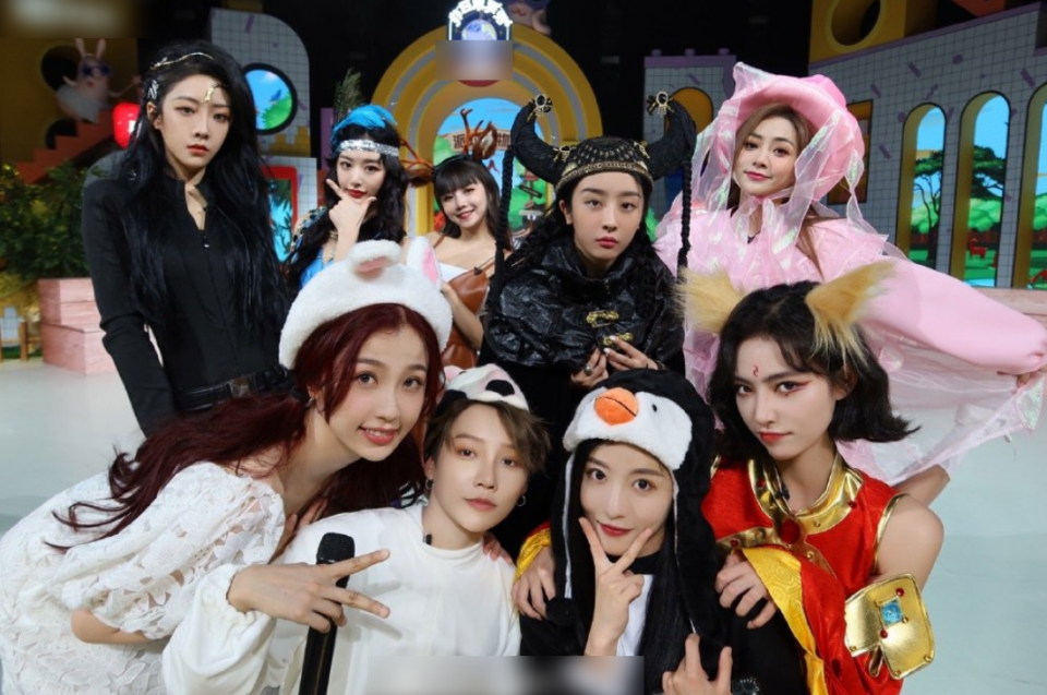 THE9团综婧妹合体，蔡卓宜林凡现身，看清甜蜜合照梦回《青你2》