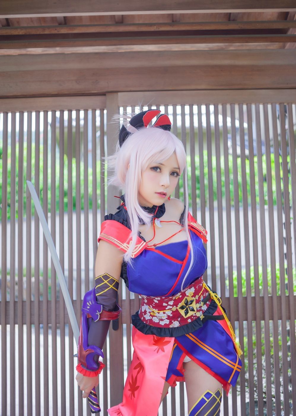 极品妹子COSPLAY英姿飒爽女武士，英气逼人！