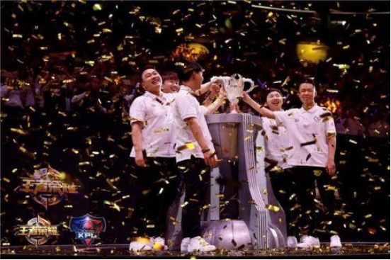 KPL荣誉傍身教练Gemini，为何拿下四冠之后，却转身投入直播行业