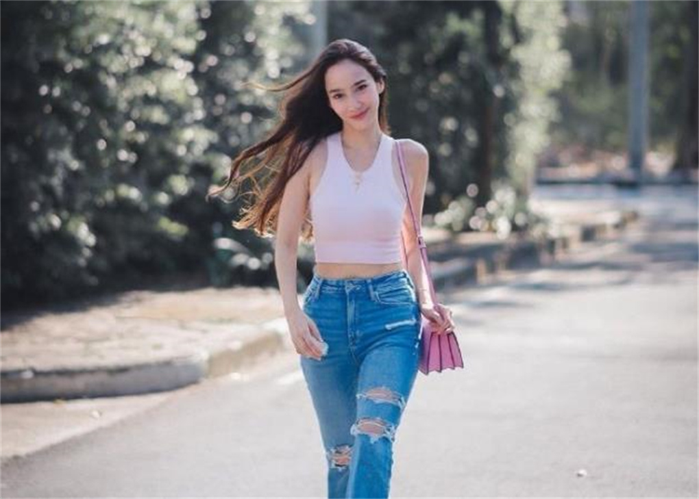 泰剧女神AumP、Taew合体，为富豪男友的妈妈庆生，有望成妯娌？