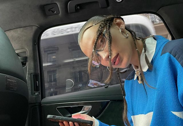 气场全开就靠它，这件饰物超模Bella一年四季都在用！|太阳眼镜|饰物|眼镜_新浪新闻